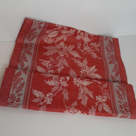 Williams Sonoma | Dining | Williams Sonoma Table Runner Holly Jacquard ...